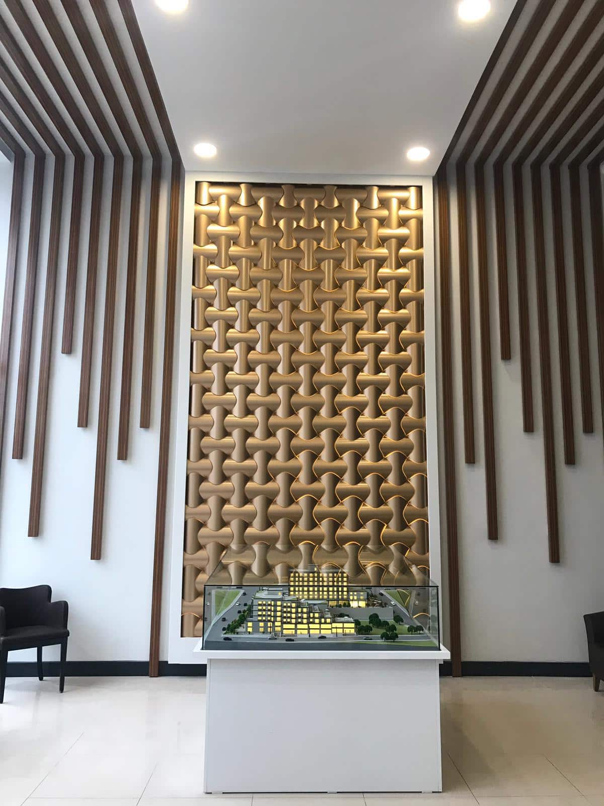 3D Wall Spline | Silber